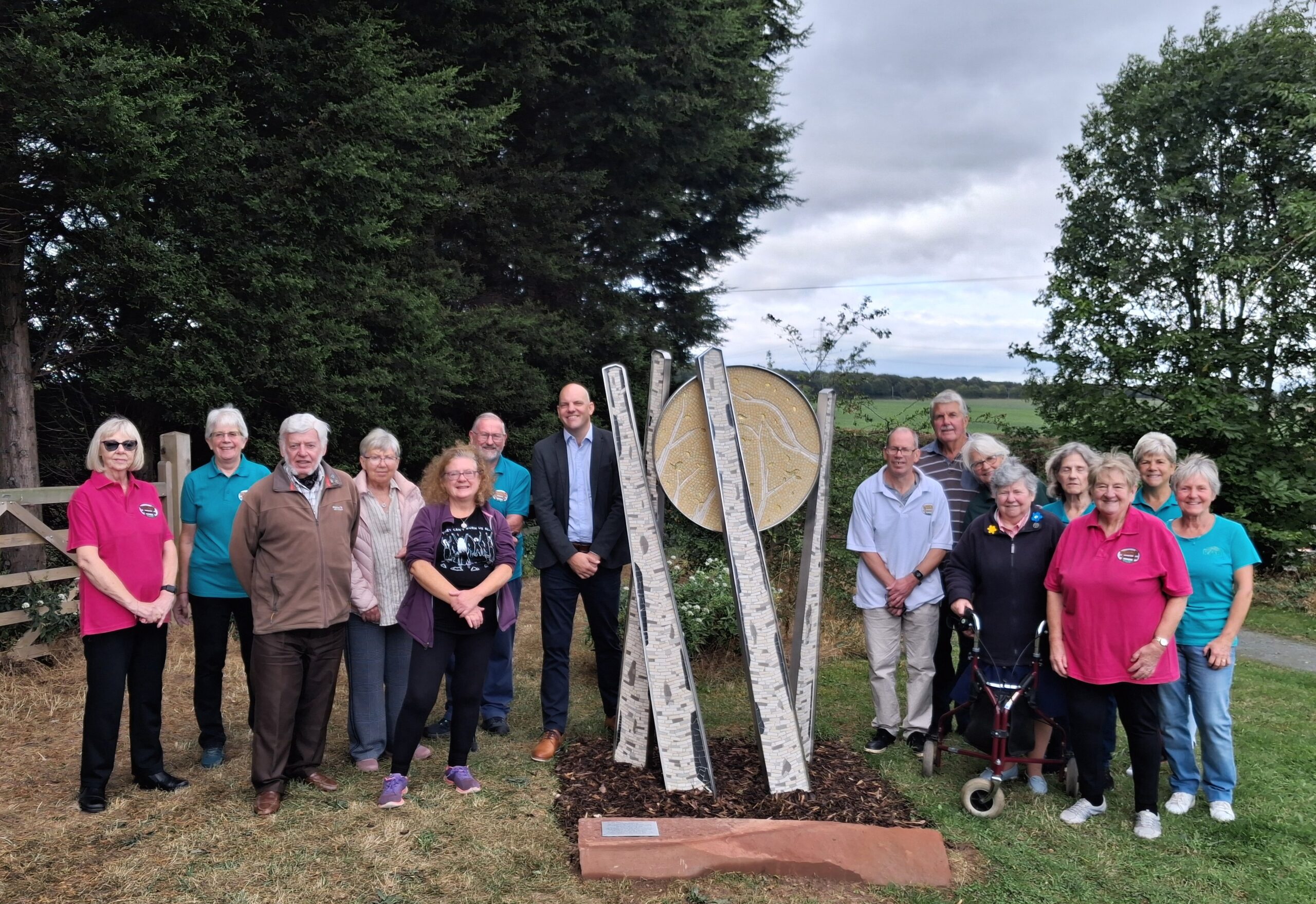 Ulley Country Park tree sculpture takes root to help mark volunteers ...